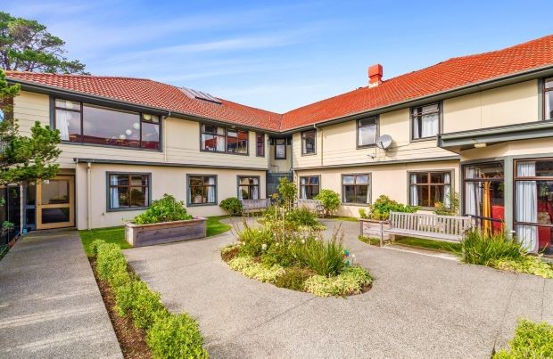 Alden Poneke House | Alden | Village Guide