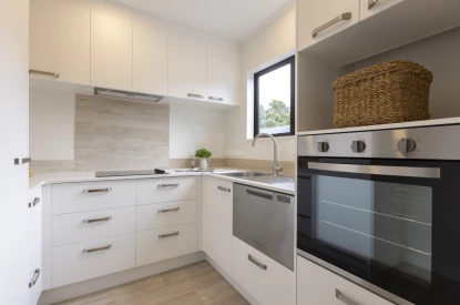 LIGHT & BRIGHT - Crestwood Village - Metlifecare