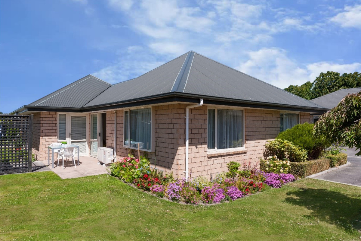 Beautiful Brick 2 Bedroom Villas - Palm Grove Retirement Village